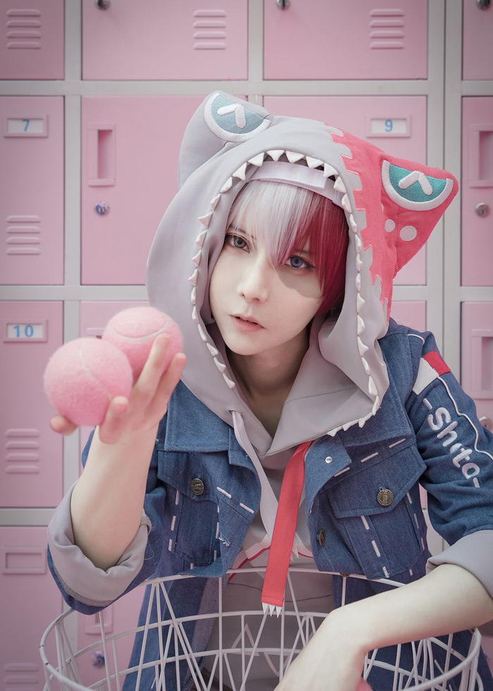 国人帅气小姐姐COS《我的英雄学院》轰焦冻！很有点小鲜肉的感觉