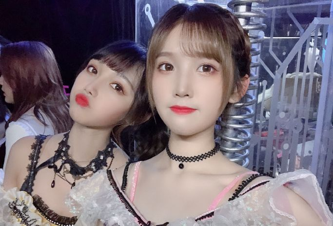 SNH48-汪佳翎晒出与姐妹的合影庆祝演出成功，女神美翻了