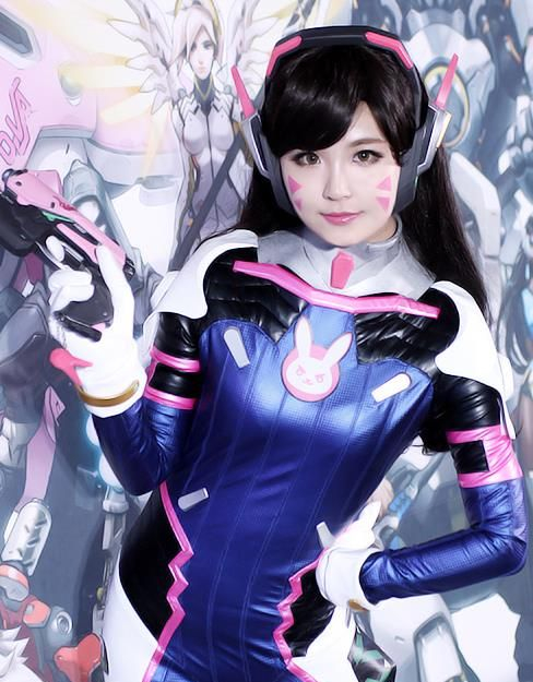 守望先锋COS，这个DVA开外挂了？不然她怎么有颜值加成buff？