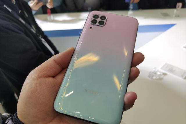 华为nova6 SE真机体验，拿出我的掏心话，说说真实感受！__财经头条