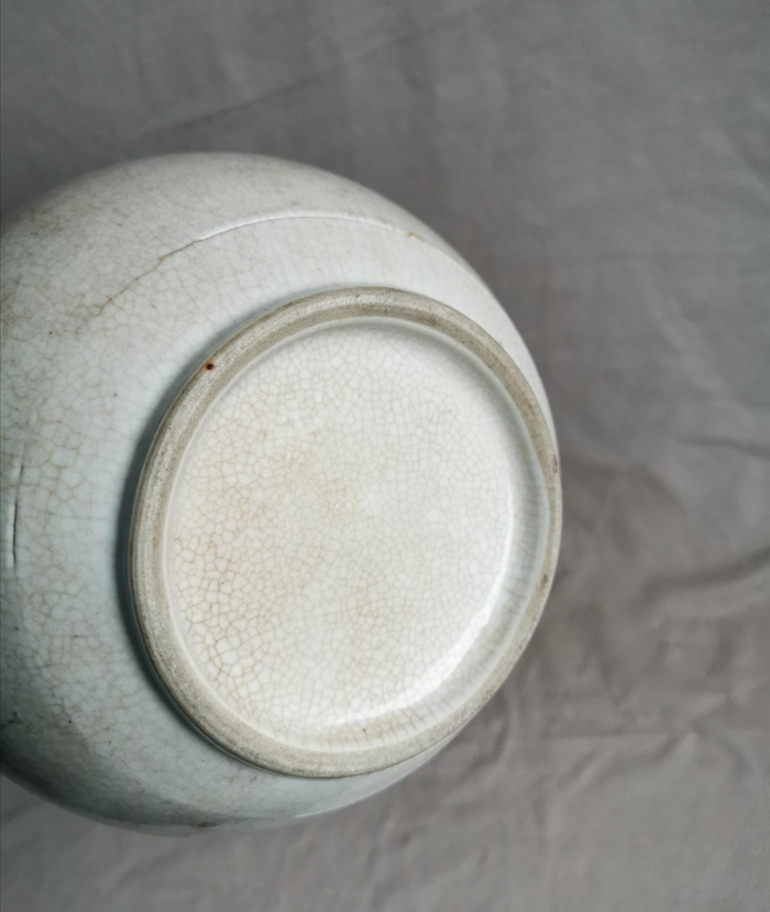 清中期白瓷天球瓶