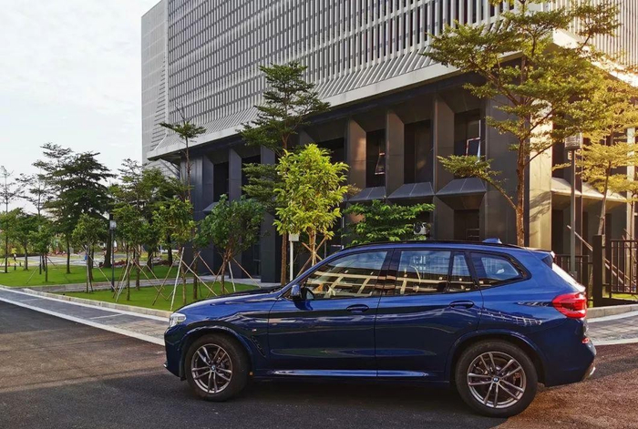 试驾全新宝马X3，长成大哥X5的样子，但不加L靠什么去大卖？