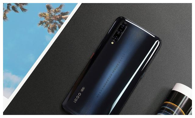 iQOO 3突然亮相：这些硬件将成为2020年高端旗舰的标配__财经头条__新浪财经