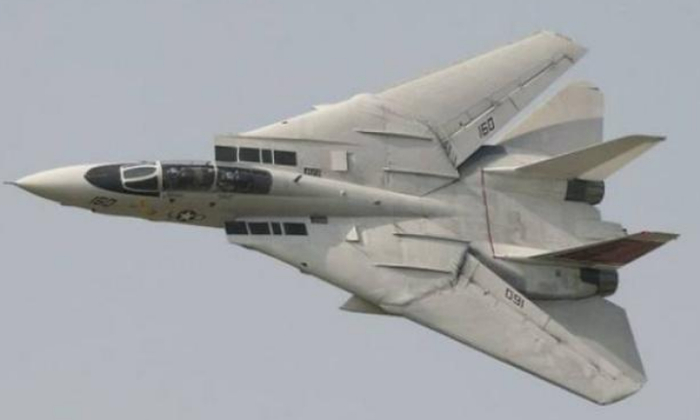 F18的作战半径不如F14，为什么美军还要淘汰F14，让F18上位？