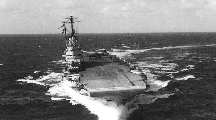 承上启下的英国皇家海军的一型航空母舰——“光辉”级航空母舰