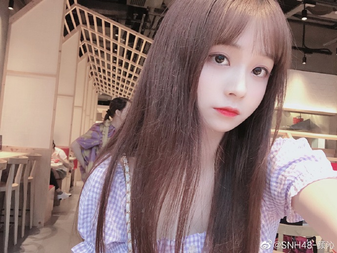 人气偶像团体SNH48颜沁可爱写真美照欣赏