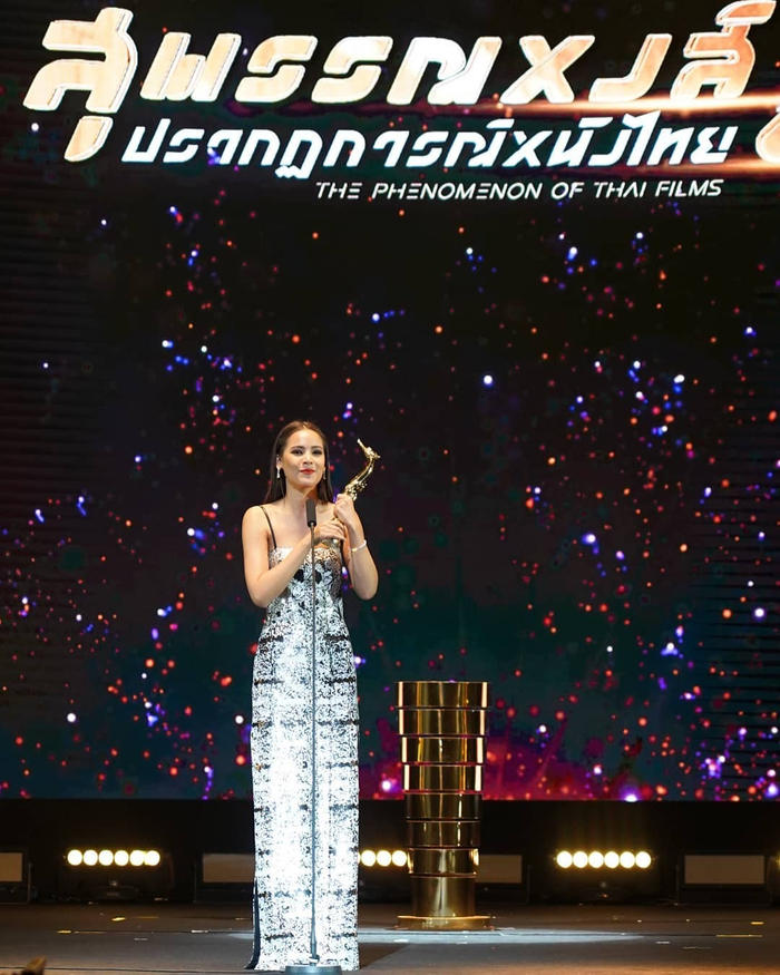 一年一度泰国金天鹅奖完美的落幕 Weir揽获影帝Yaya摘得