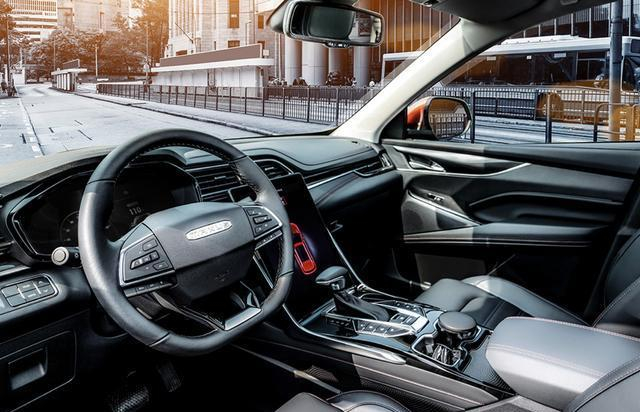 上汽MAXUS D60大屏太吸睛，设计炫酷，功能丰富