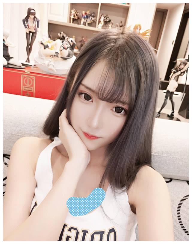 腐团儿微博晒踏青照，与夕阳相映成辉，实力演绎仙女本仙！