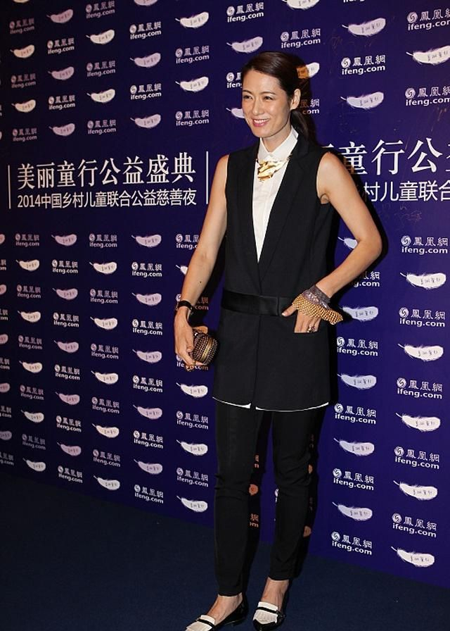 身高179cm的超模马艳丽，人高马大笑容迷人，浑身散发独有的魅力