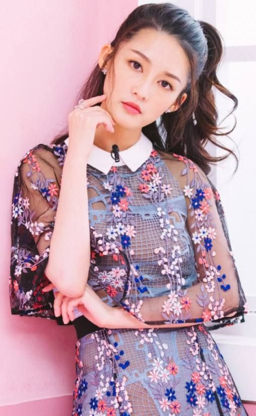 6位当红女星的身高，关晓彤173cm是最高的，景甜和杨紫都是167cm__财经头条