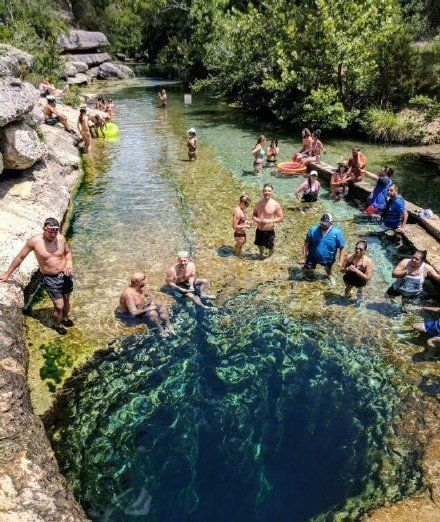 它是世界上最危险的潜水地之一，你敢尝试吗？|雅各布|深井|井面|泉眼|任然_新浪新闻