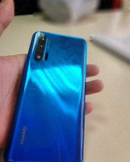 华为nova6手机渲染图曝光，外形设计酷似荣耀V30？你们怎么看？__财经头条__新浪财经