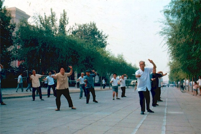 1978年的中国人，改革开放尚未起步，变化中的中国是啥样？