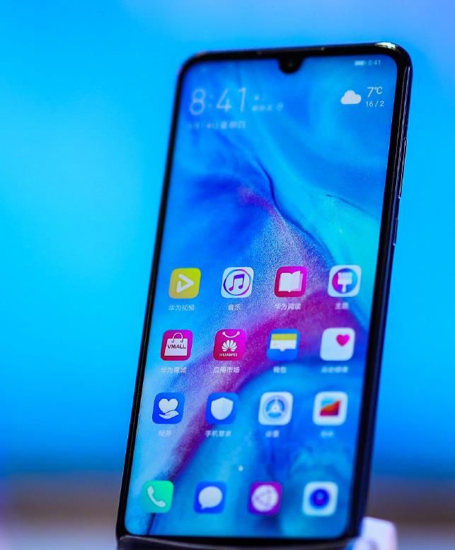 华为发布“P30青春版”，进攻2000内市场：3200万+标配128GB内存__财经头条__新浪财经