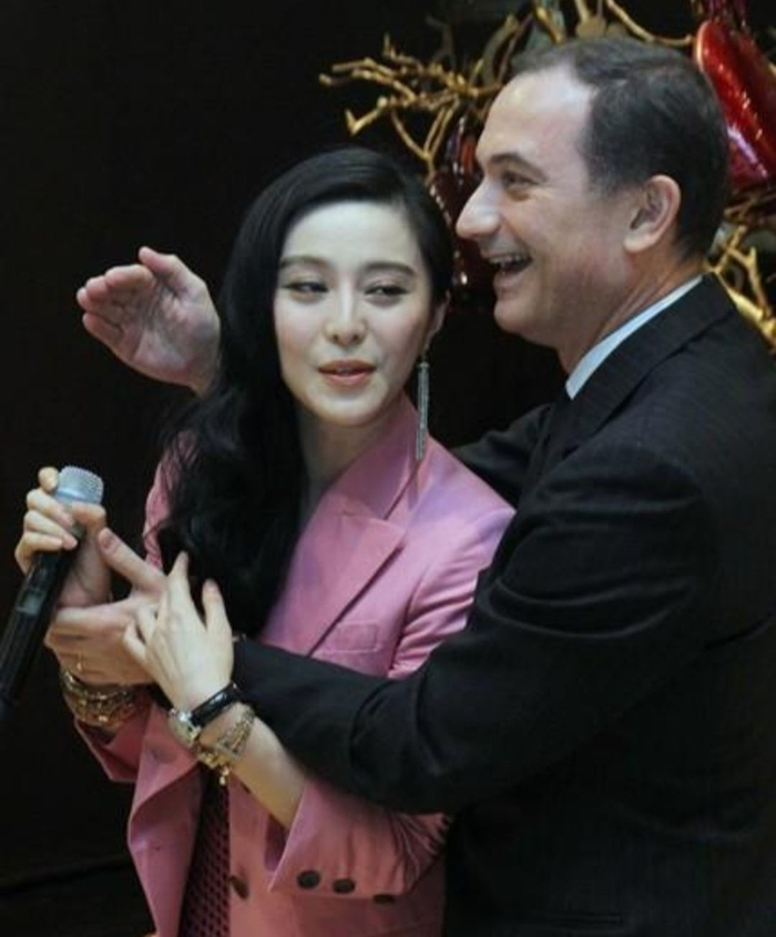 和老外在一起的范冰冰