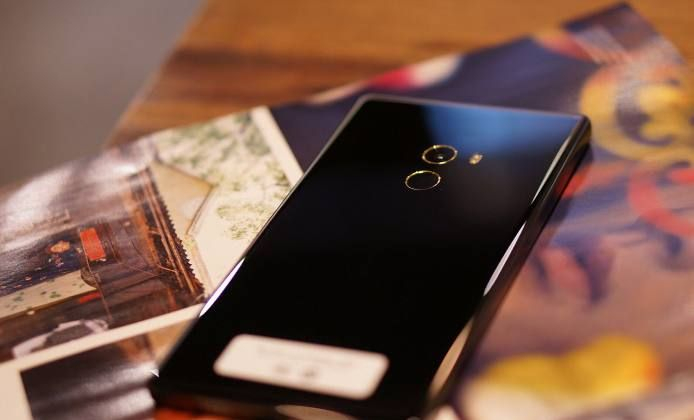 小米8来临，小米MIX2S全面现货，网友：现在才现货太晚了！__财经头条