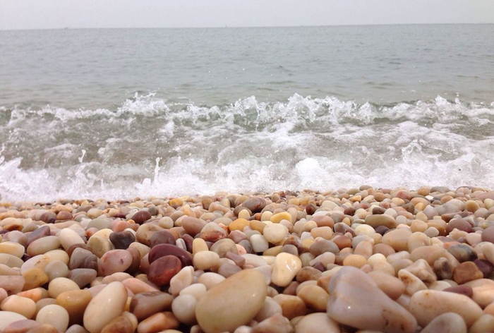 这个景点因为一种石头而名声在外，不少游客纷纷表示想带回家