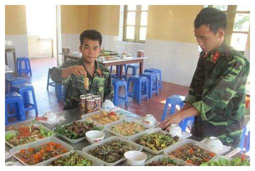 中国解放军四类伙食标准，潜艇员的最好，普通士兵的让人心疼！