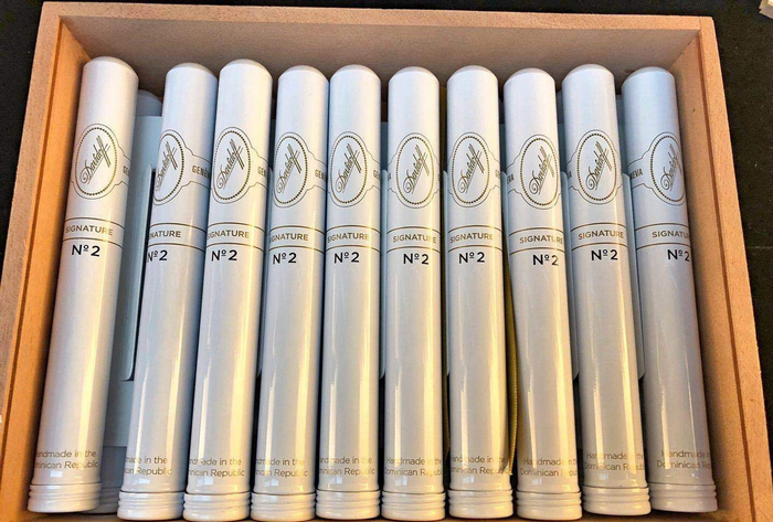 许你半小时的云淡风轻-Davidoff Signature NO.2