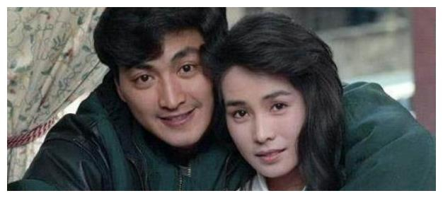 何家劲59岁仍未婚，曾与前女友有60岁之约，女方这样9字回应的