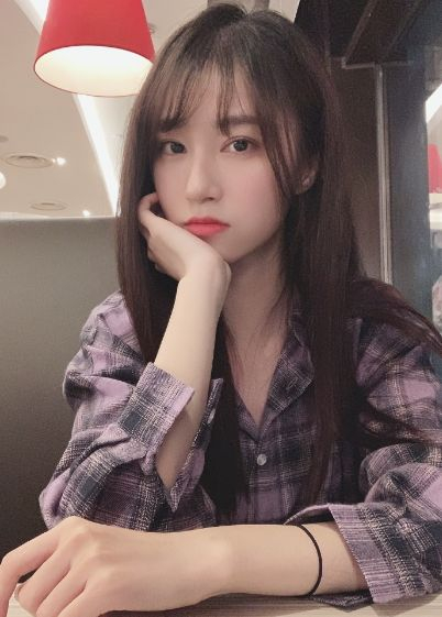 SNH48-蒋芸521晒出美照，女神表示喜欢自己的样子！