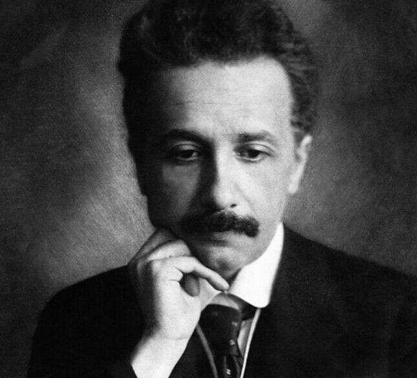 爱因斯坦珍贵历史老照片：伟大的物理学家，才华横溢也很帅气