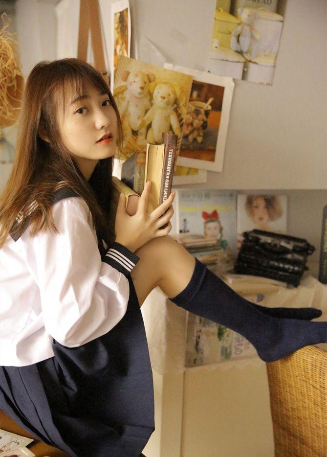害羞的学生妹 教室课后嬉戏