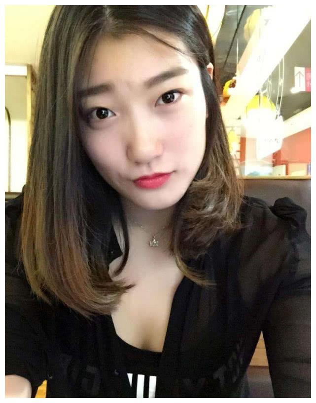 李梦当众脱衣成女篮第一人，你可知第一位当众脱衣的女足是谁吗？|李梦|女篮|女足_新浪新闻