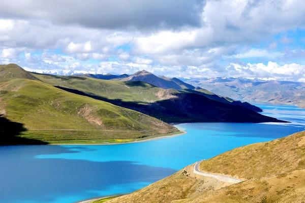 浪漫唯美，西藏最美的湖泊让你不虚此行