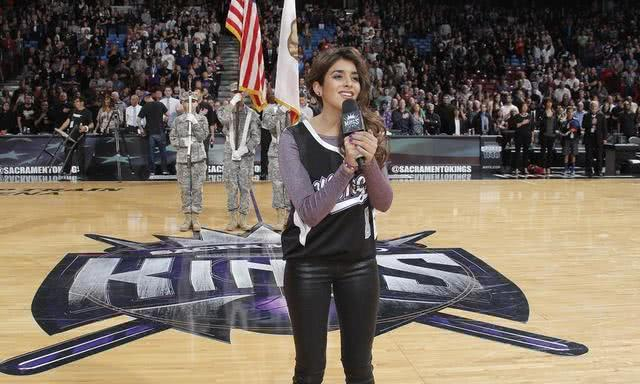 NBA最漂亮的十位女球迷，性感迷人，个个都是球场上的靓丽风景线