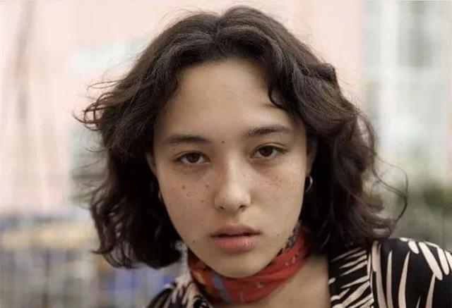 为什么说“厌世脸”又酷又高级？看看她们就知道了！
