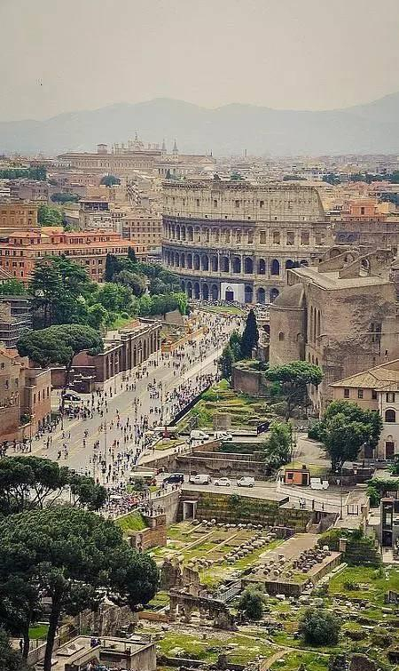 世界是一本书，每个人都该有一次说走就走的旅行