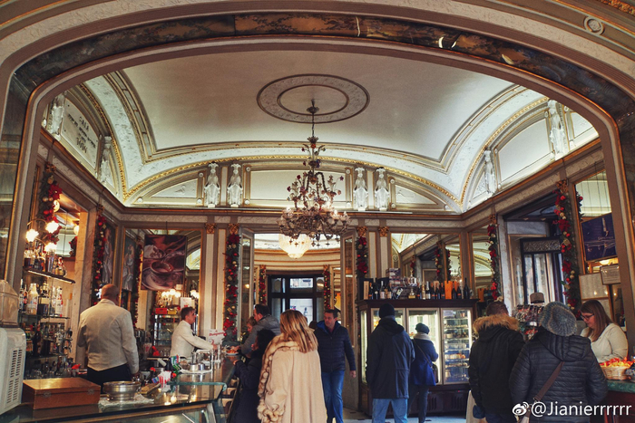 Caffe Gambrinus|坐落于那不勒斯市中心的Caffe Gambrinus从1860年起|那不勒斯市|咖啡|意式_新浪新闻