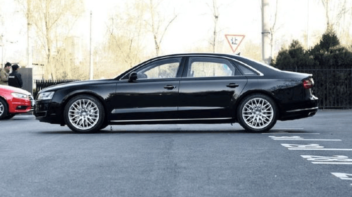 A8中跑的最快的车型, 它的性能可以和W12进行比拼