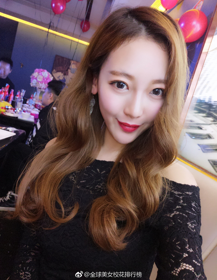 美女校花 四川音乐学院长笛专业小雪 22岁 身高175cm 体重55kg 模特