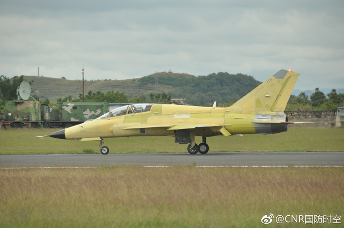 中国最新军贸飞机FTC-2000G首飞成功