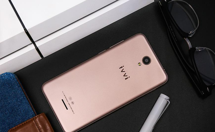千元新面孔 高通骁龙配YunOS系统 ivvi V1真机图赏__财经头条__新浪财经