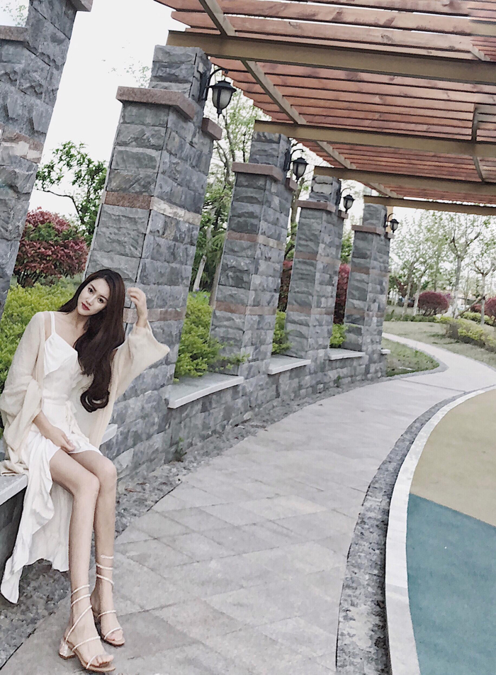 坐标山东青岛，身高172cm，体重94斤，是一个爱美食的旅游博主