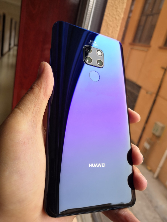 华为Mate20极光色图赏__财经头条