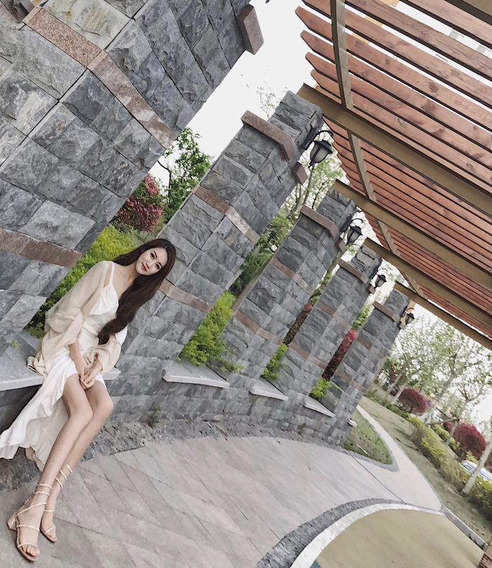 坐标山东青岛，身高172cm，体重94斤，是一个爱美食的旅游博主