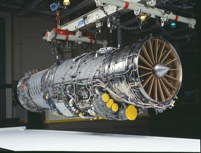 流水线上的F-135发动机