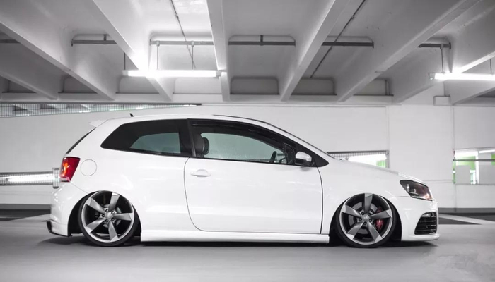 将大众Polo打造成高尔夫R20的模样，这样会不会显得很厉害？