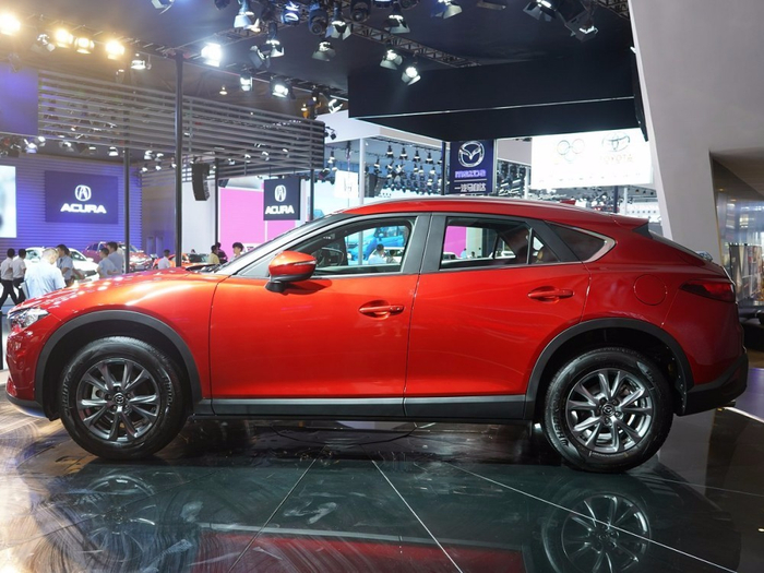 2018成都车展：昙花一现的马自达CX-4再推新车型售17万