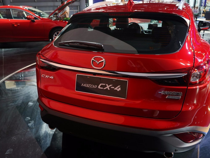 2018成都车展：昙花一现的马自达CX-4再推新车型售17万