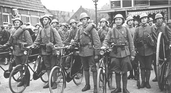 骑着自行车打鬼子，我只佩服荷兰人