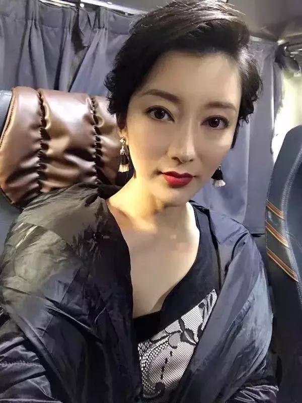 从TVB女主播到女拳王 新剧《兄弟》能否让她在“花旦荒”中上位