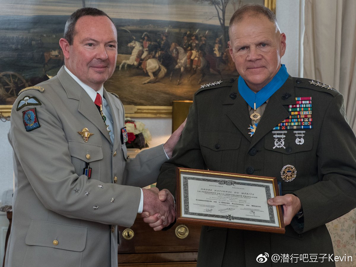 美国海军陆战队现任总司令Robert Neller上将