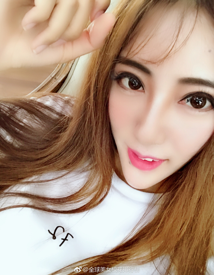 女神小姐姐 身高172cm 体重50kg 爱好旅行 来自辽宁沈阳 这小姐姐你打