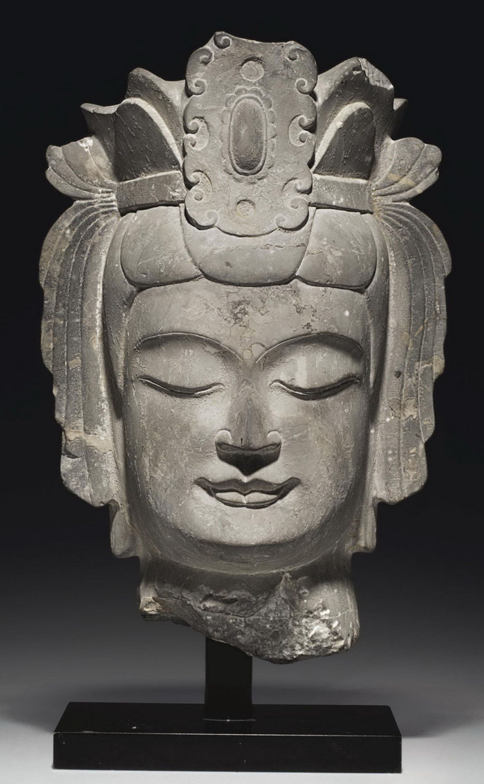 佛头，又见佛头：大量精美的佛头被人从佛像上凿下，流失海外。|博物馆|苏富比_新浪新闻